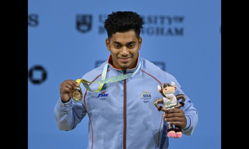 वेटलिफ्टर अचिंता शेऊलीला सुवर्ण - Tarun Bharat