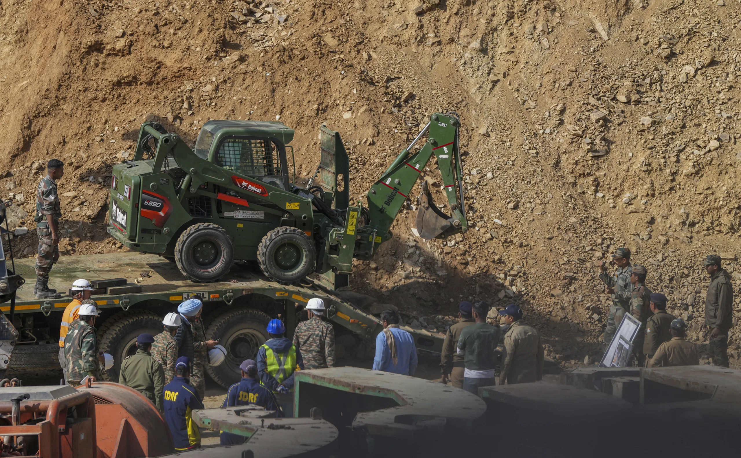 Vertical drilling also started in Uttarakhand tunnel; Army rescue